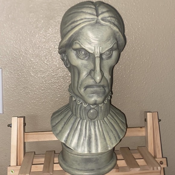 Disney | Holiday | Haunted Mansion Aunt Lucretia Library Statue Spirit ...